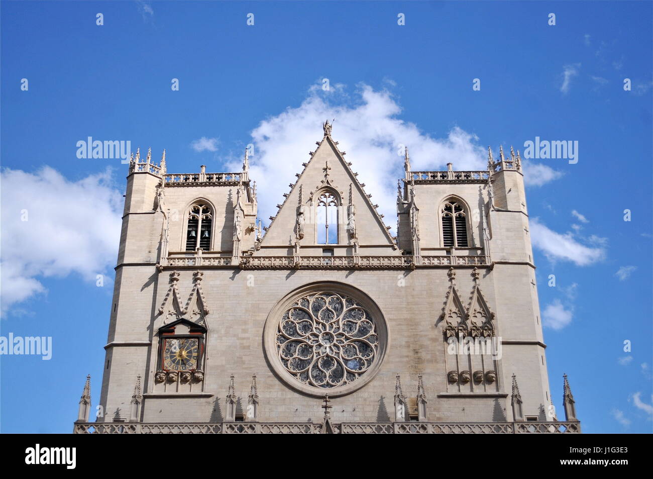 Outside view of Saint-Jean gothic cathedral, Lyon Stock Photo - Alamy