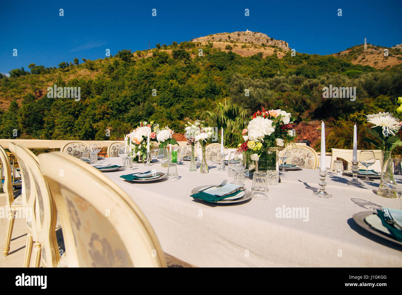 Wedding table in the mountains Stock Photo - Alamy