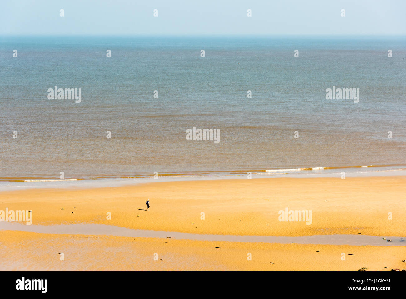 Big empty beach hi-res stock photography and images - Alamy