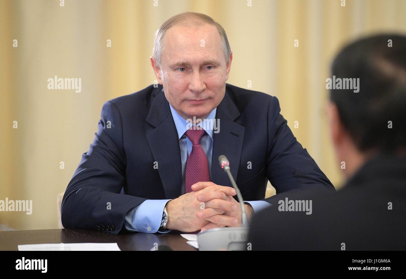 Vladimir putin smirk hi-res stock photography and images - Alamy