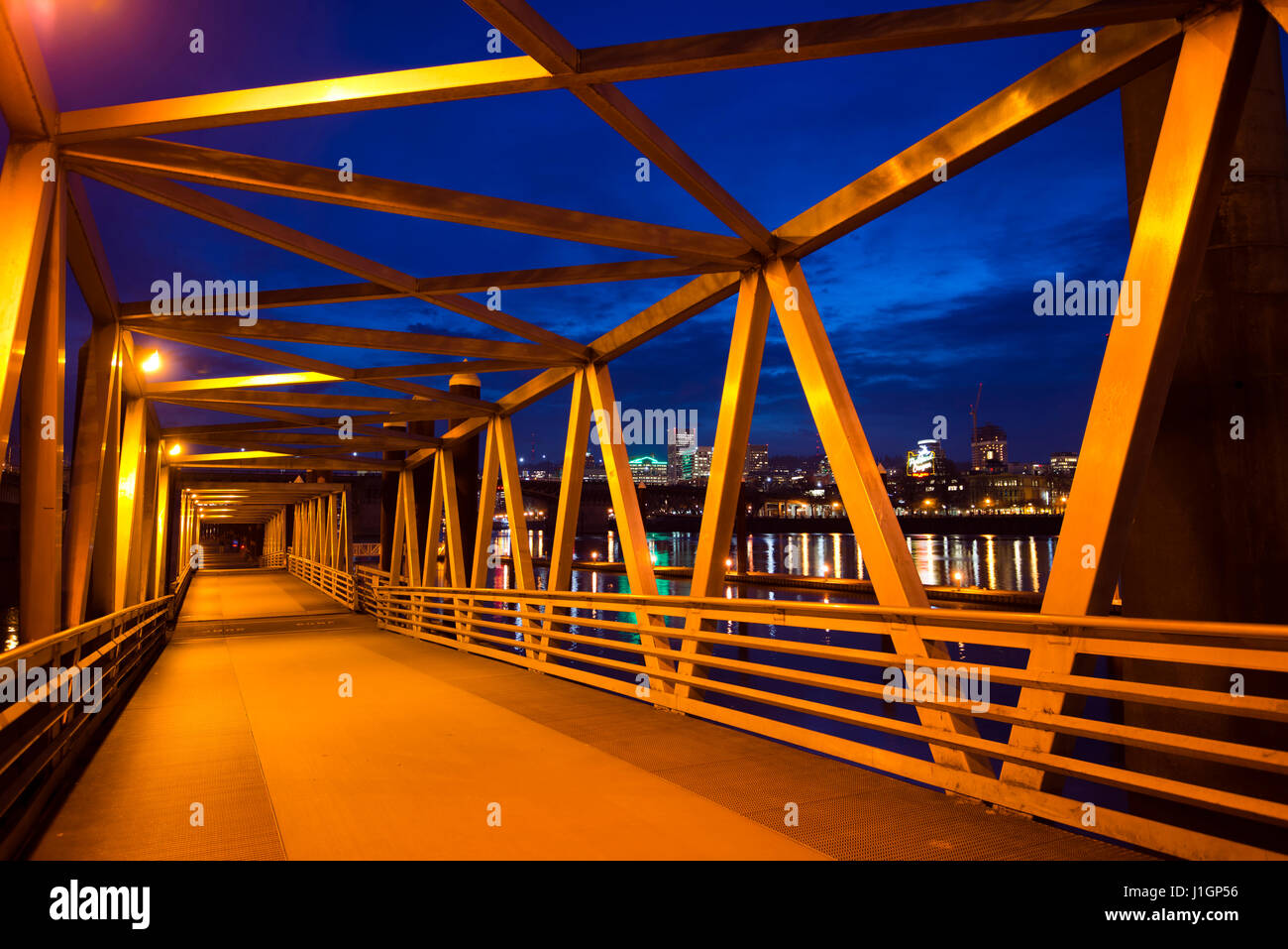 Floating pedestrian and bicycle crossing of regular geometric shape of ...