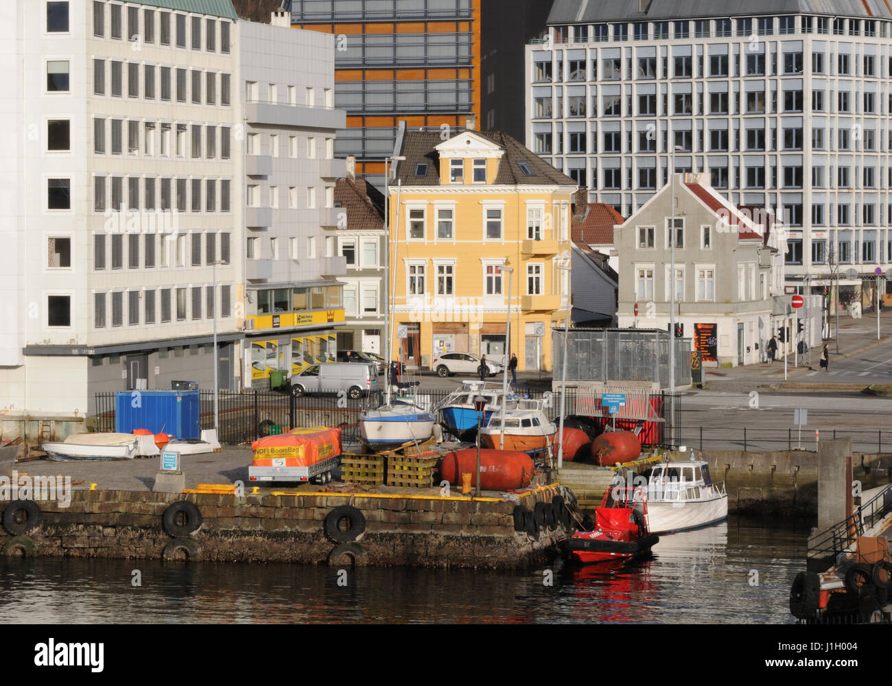 Bergen harbour buildings hi-res stock photography and images - Alamy