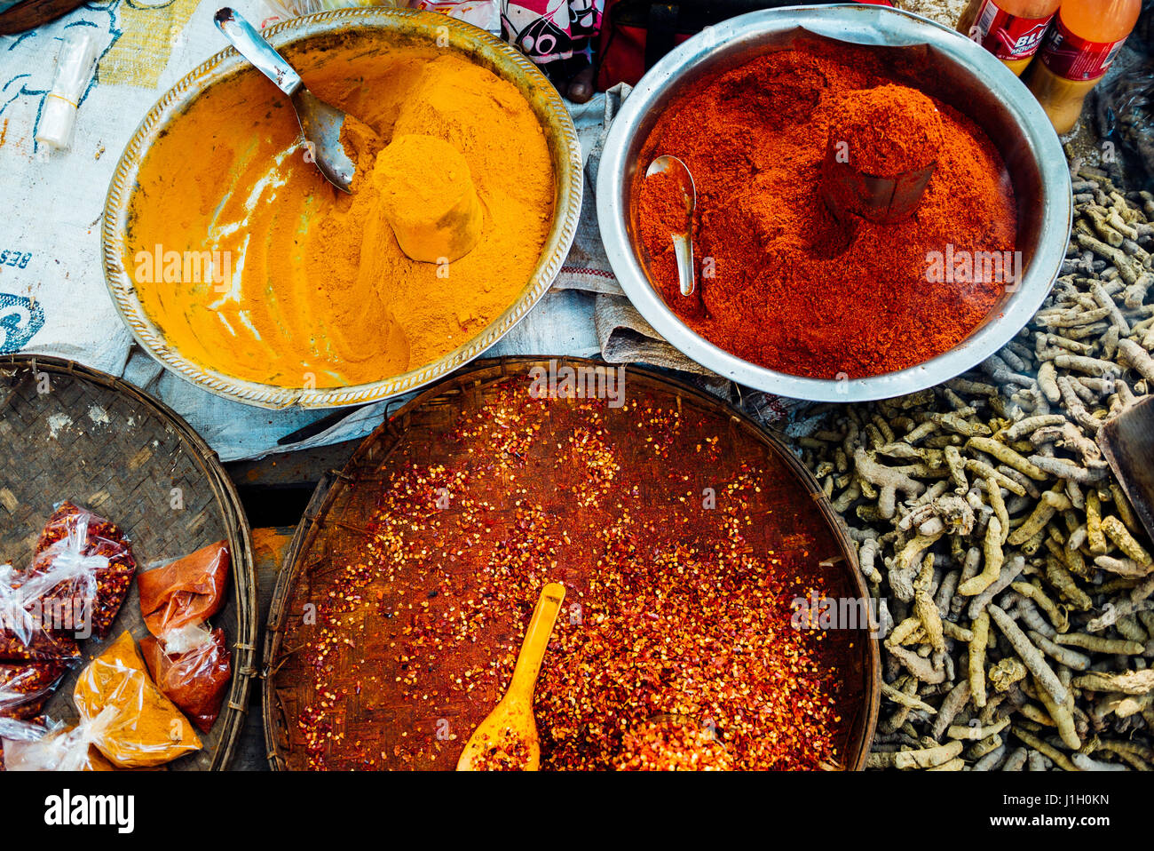 Powdered herbs and spices hi-res stock photography and images - Alamy