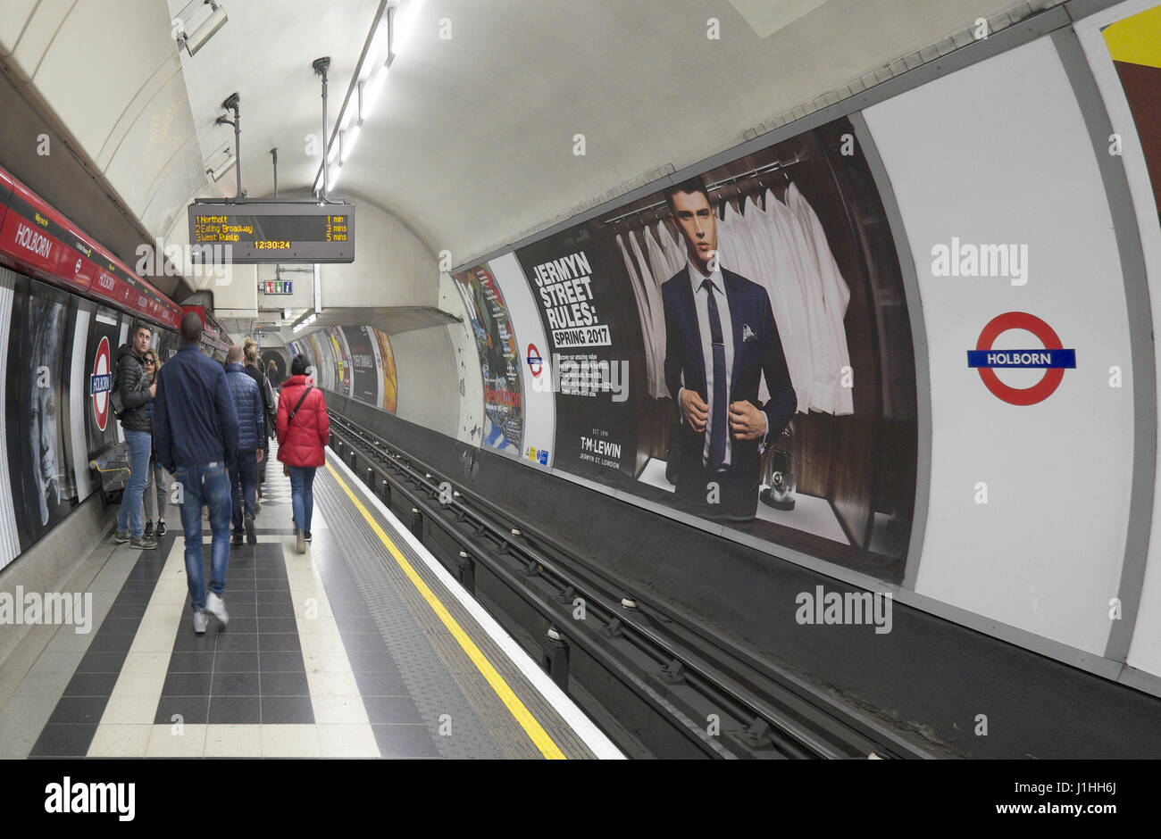 Holborn Tube Station High Resolution Stock Photography and Images - Alamy