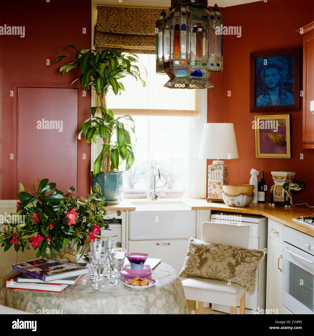Cluttered kitchen hi-res stock photography and images - Alamy