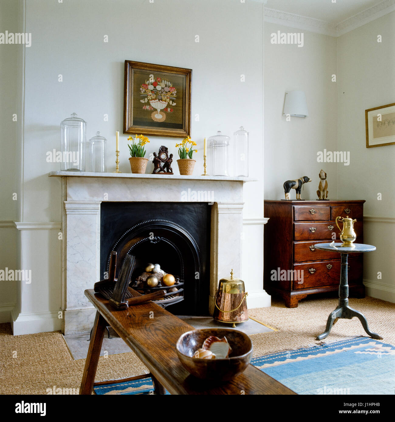 Antique style living room Stock Photo - Alamy