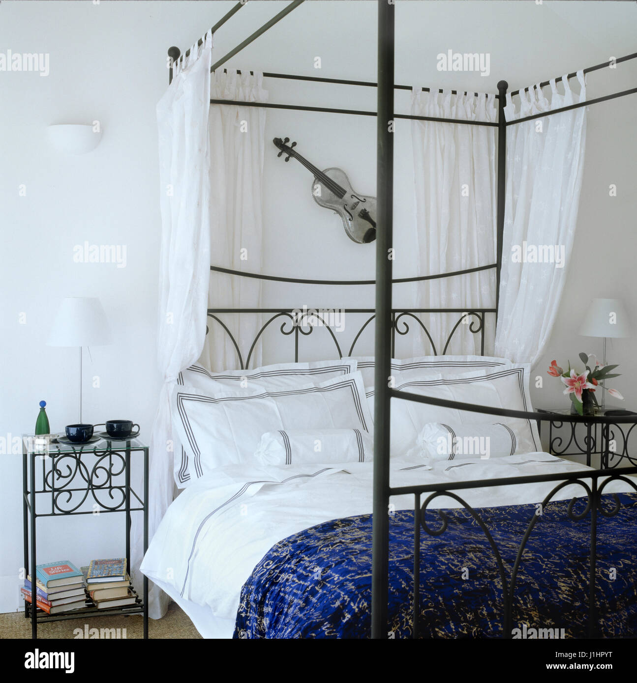 Bed hi-res stock photography and images - Alamy