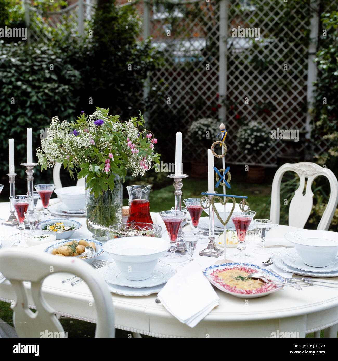 Al fresco tables hi-res stock photography and images - Alamy