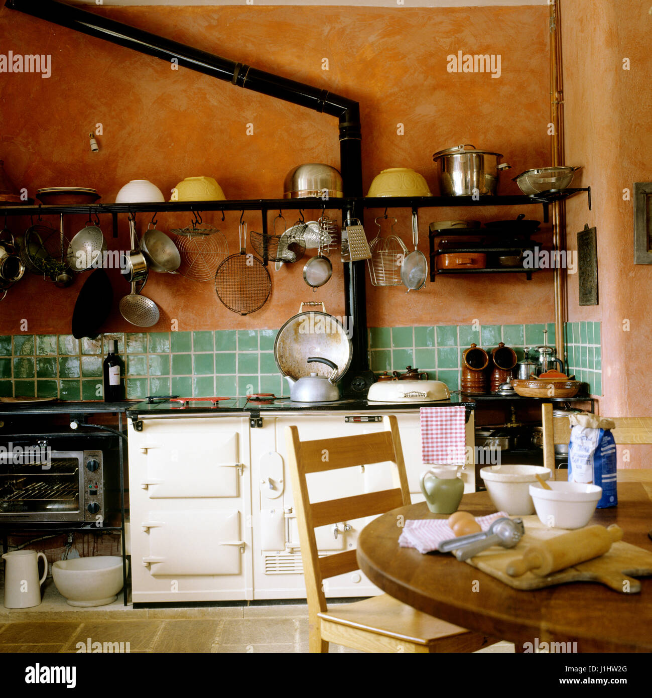 Country style kitchen Stock Photo - Alamy