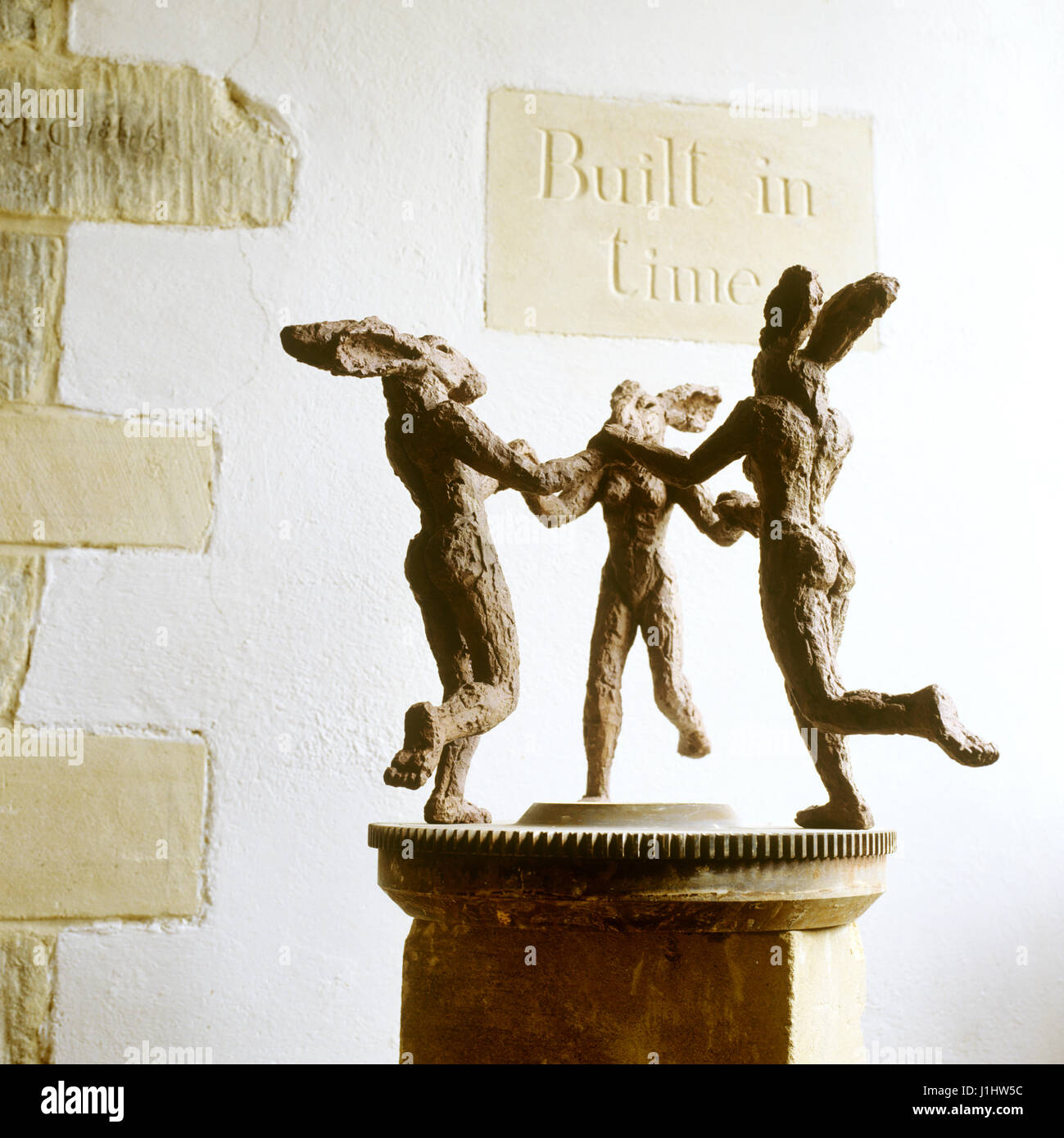 Hands holding sculpture hi-res stock photography and images - Alamy