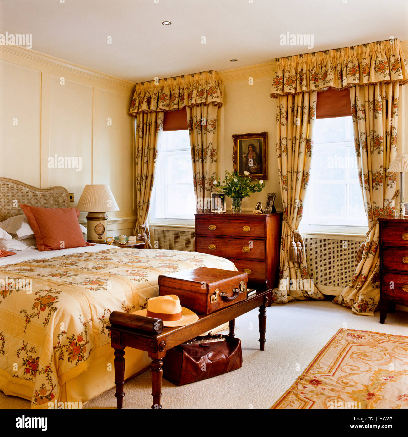 Bedroom with floral patterns Stock Photo - Alamy