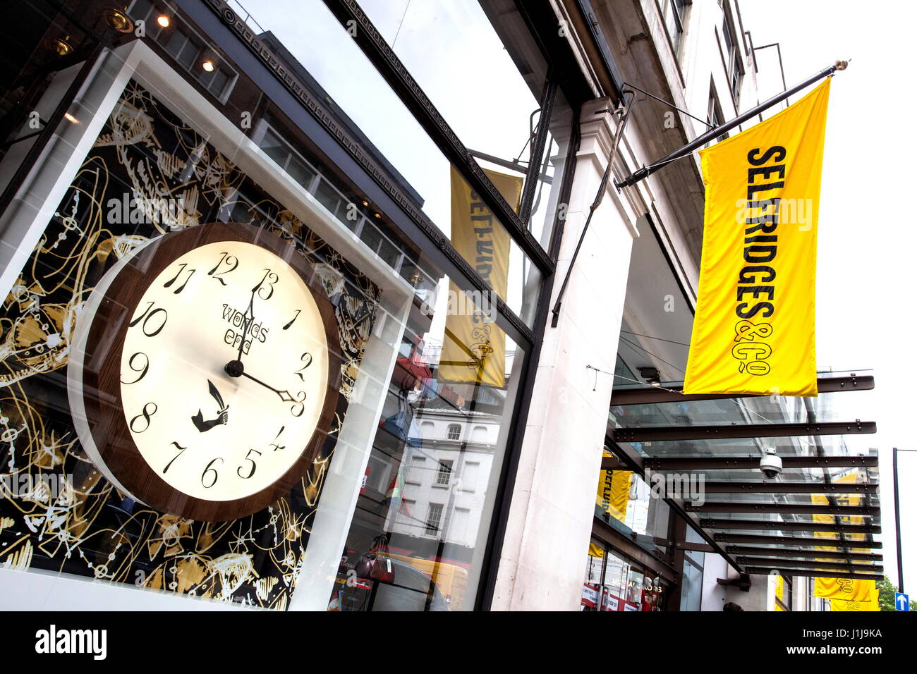 Selfridges oxford street hi-res stock photography and images - Alamy