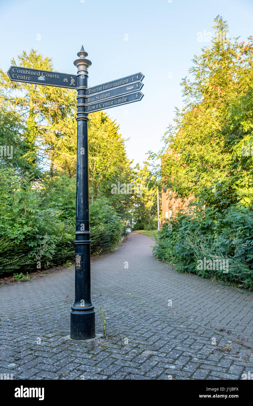 Trafalgar square direction sign hi-res stock photography and images - Alamy