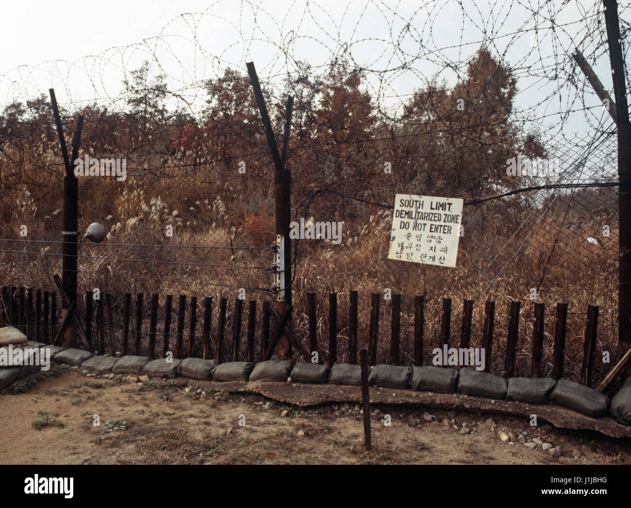 Heavily fortified Korean Demilitarized Zone, DMZ Line, between North ... Heavily fortified Korean Demilitarized Zone, DMZ Line, between North ...