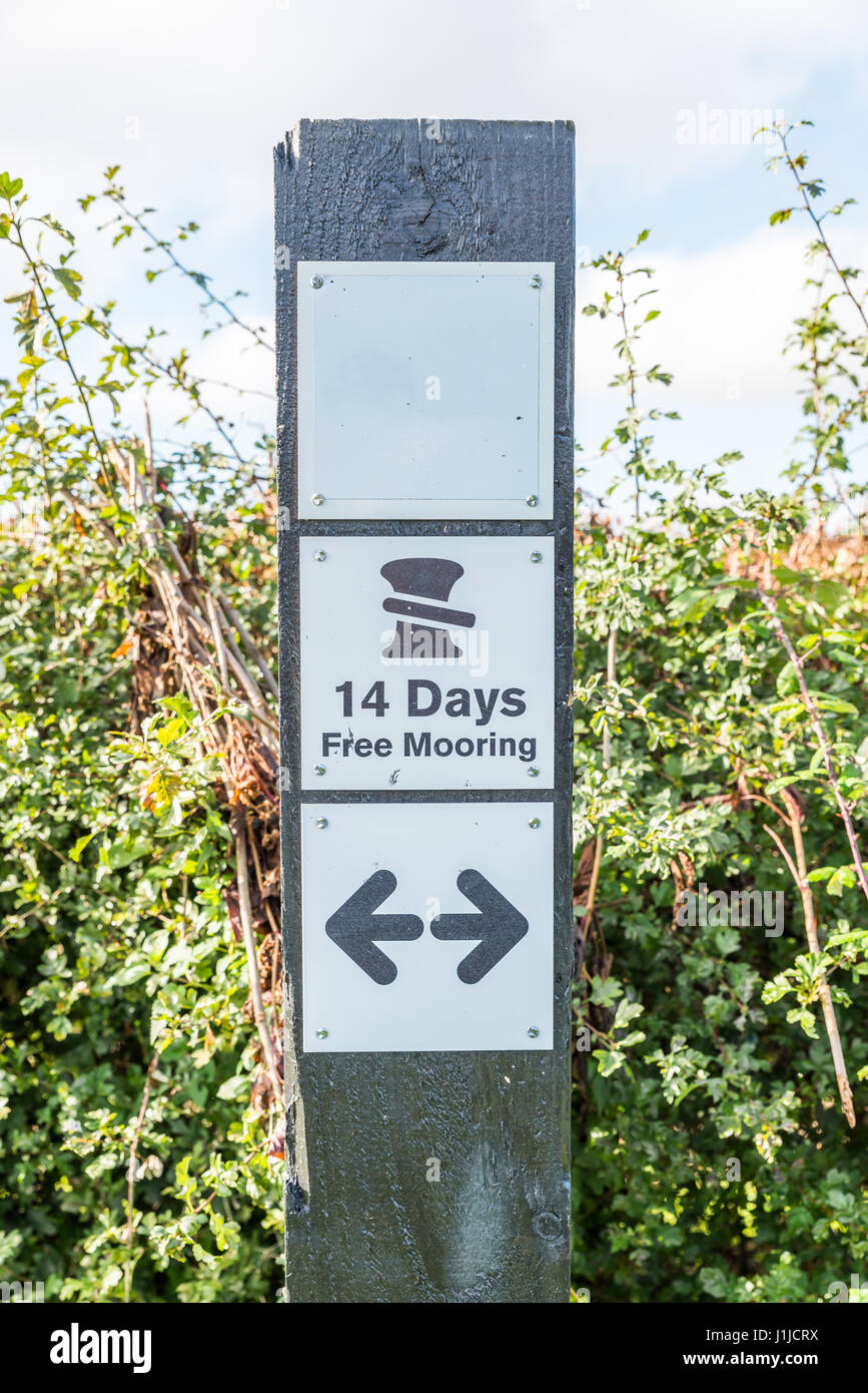 Mooring stand hi-res stock photography and images - Alamy