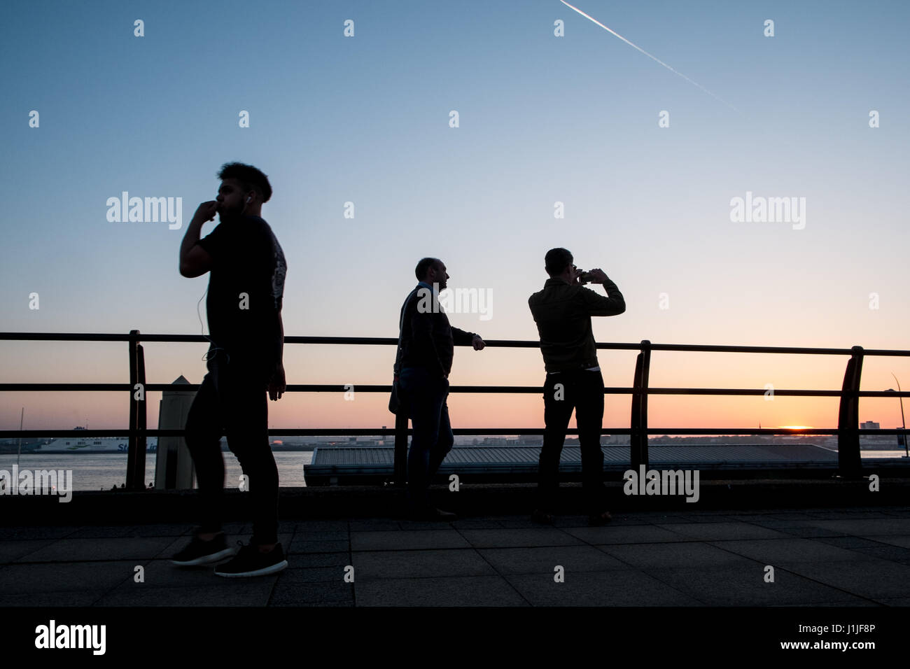 Sunset silhouette river mersey hi-res stock photography and images - Alamy