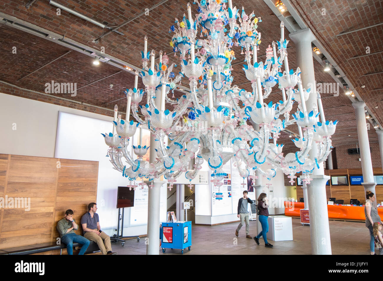 Liverpool city tate modern hi-res stock photography and images - Alamy