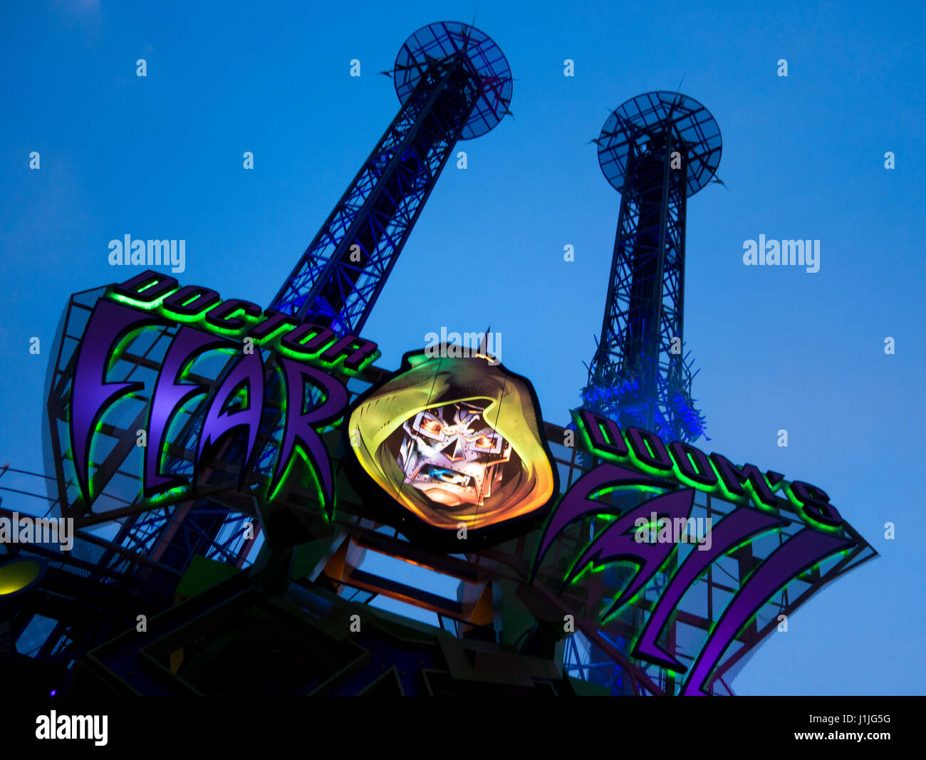 Doctor doom fear fall ride hi-res stock photography and images - Alamy
