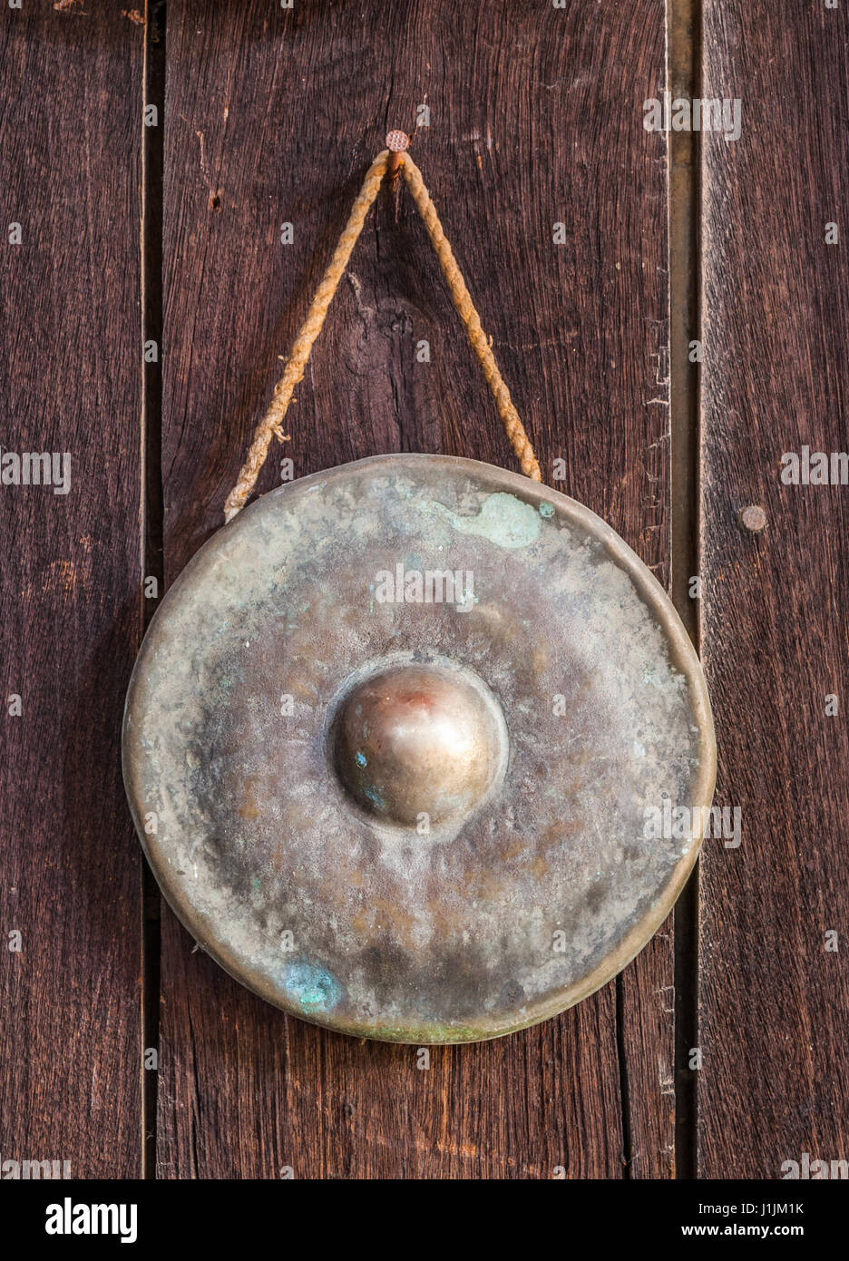 Wood gong hi-res stock photography and images - Alamy