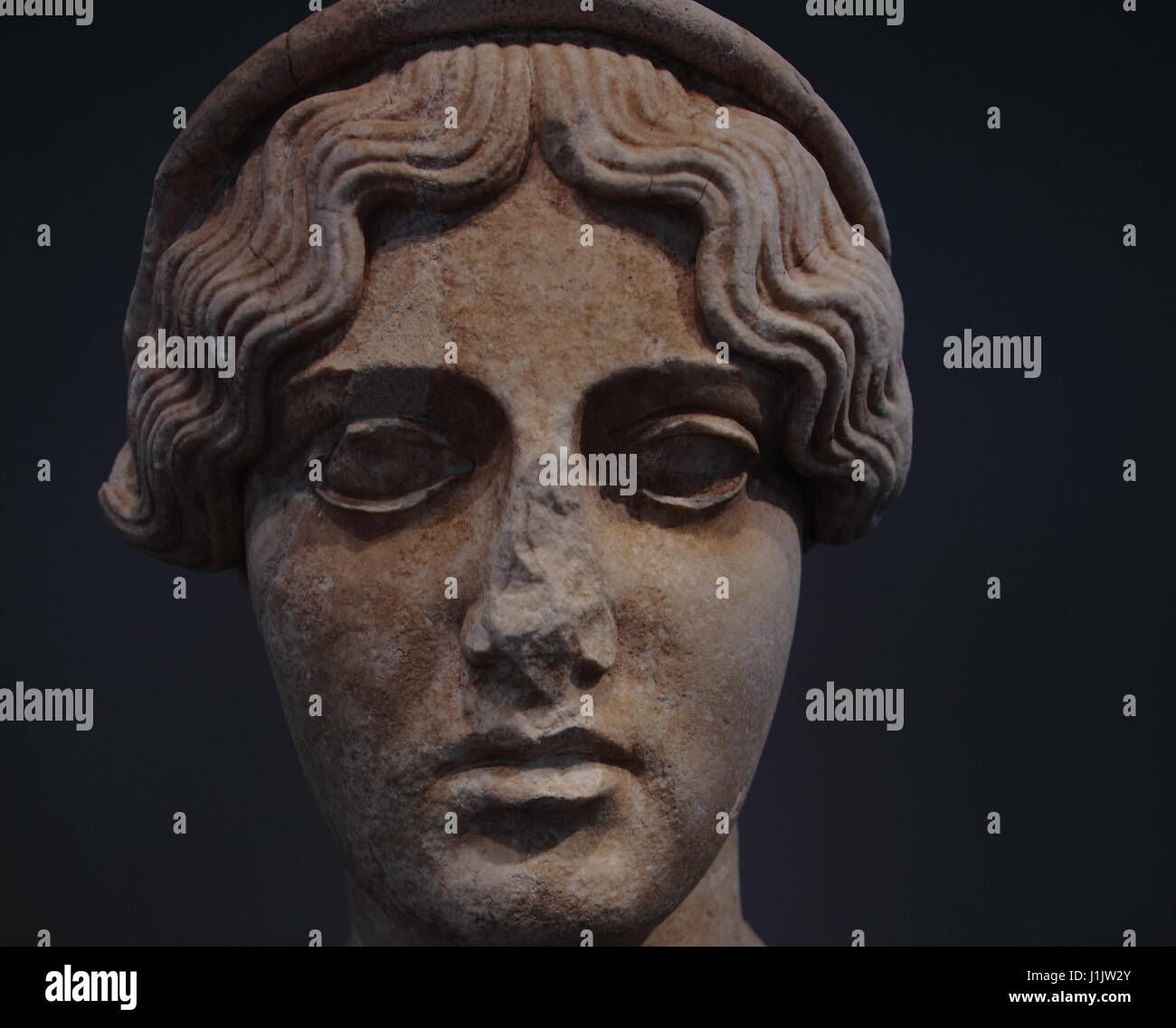 Greco roman bust woman hi-res stock photography and images - Alamy