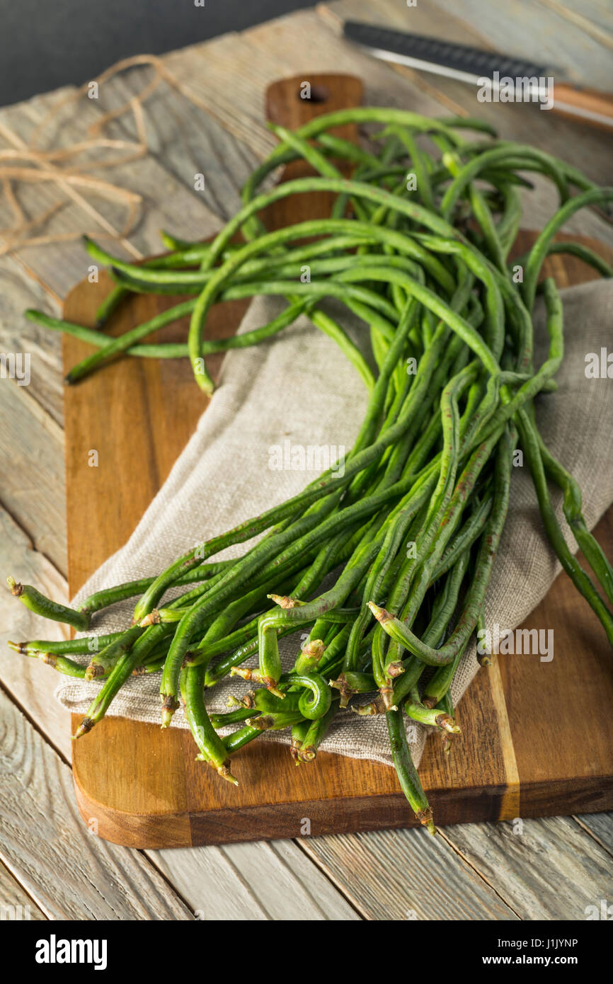 Long bean plant hi-res stock photography and images - Alamy