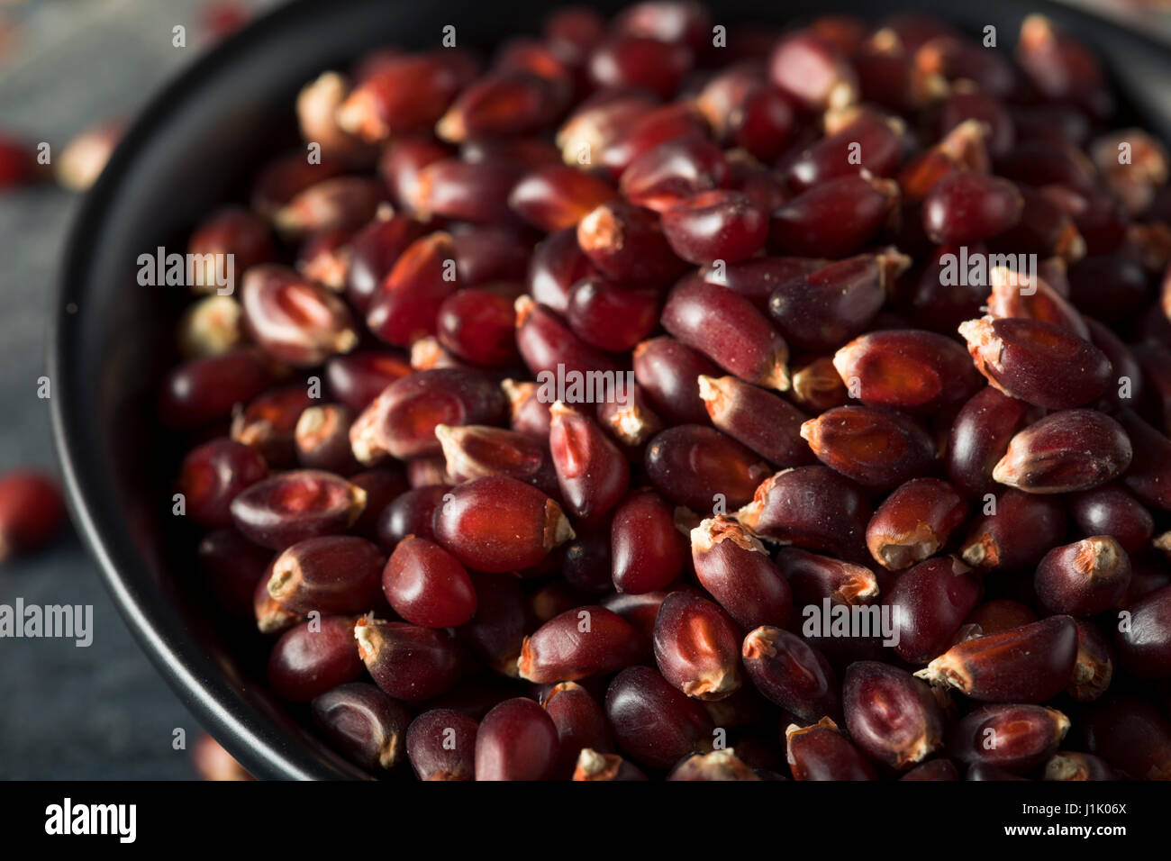 Raw Organic Ruby Red Pop Corn in a Bowl Stock Photo - Alamy