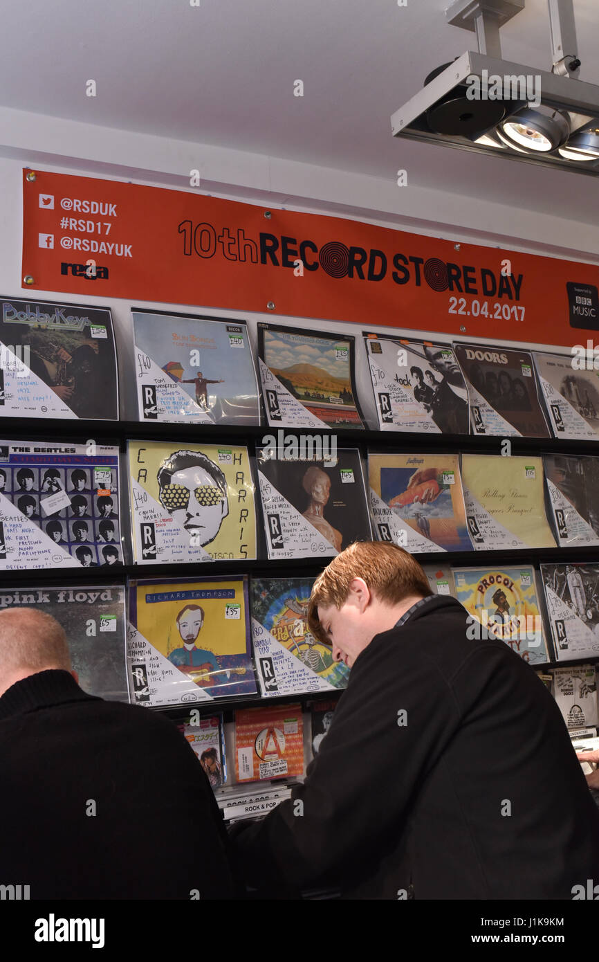 Outside record stores in london hi-res stock photography and images - Alamy