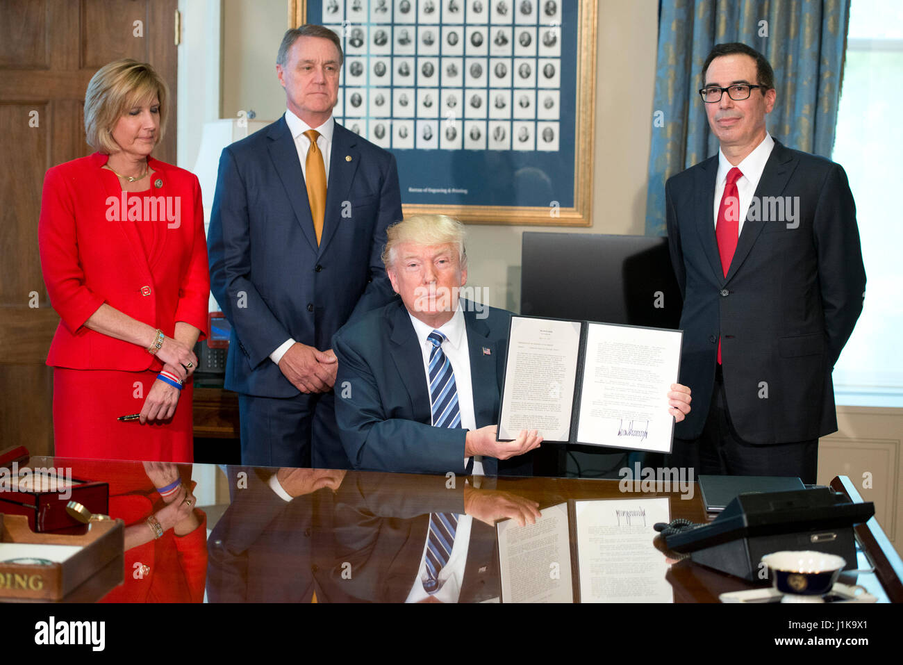 Claudia tenney hi-res stock photography and images - Alamy