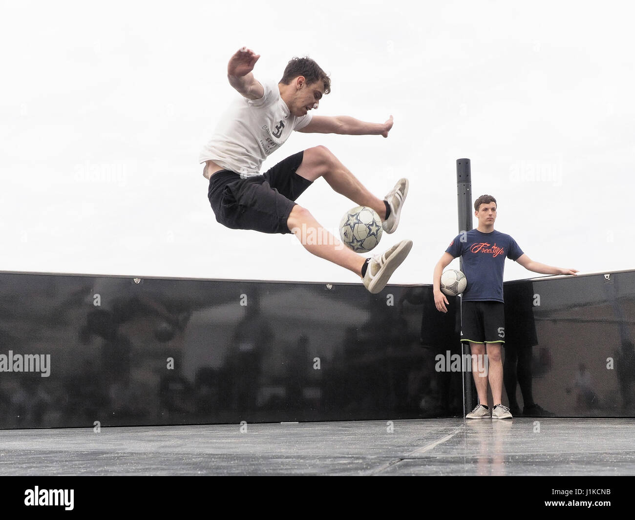 Newquay, Cornwall, UK, 22st April 2017. Football freestyling at Fistral ...