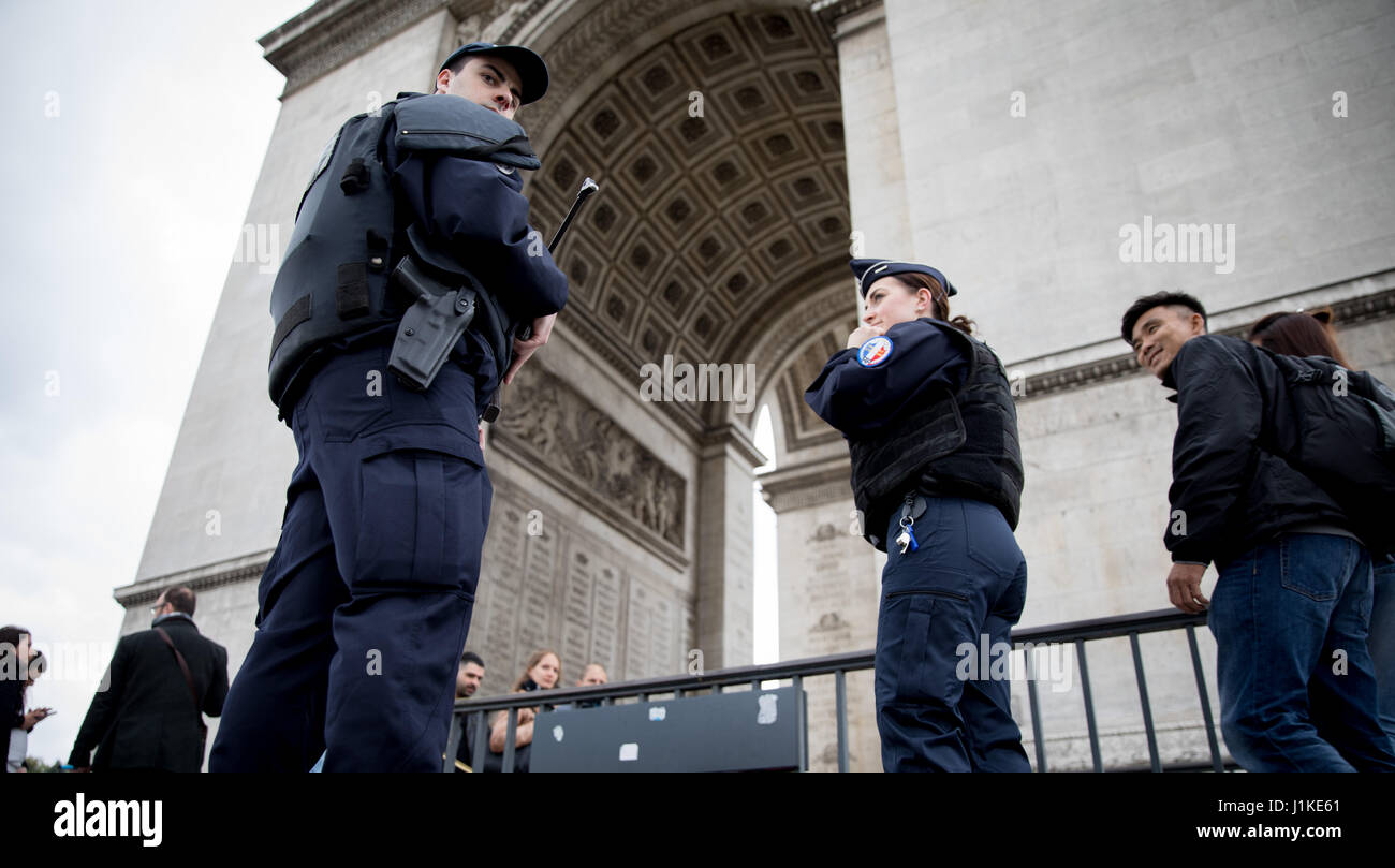 Paris, France. 22nd Apr, 2017. Police officers with protective vests ...
