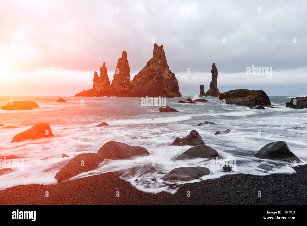 Vik volcanic beach hi-res stock photography and images - Alamy
