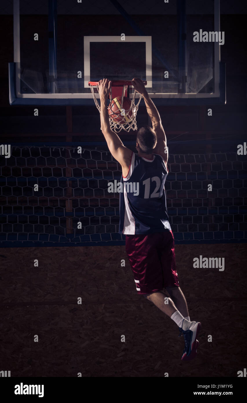 Slam dunk young man hi-res stock photography and images - Alamy