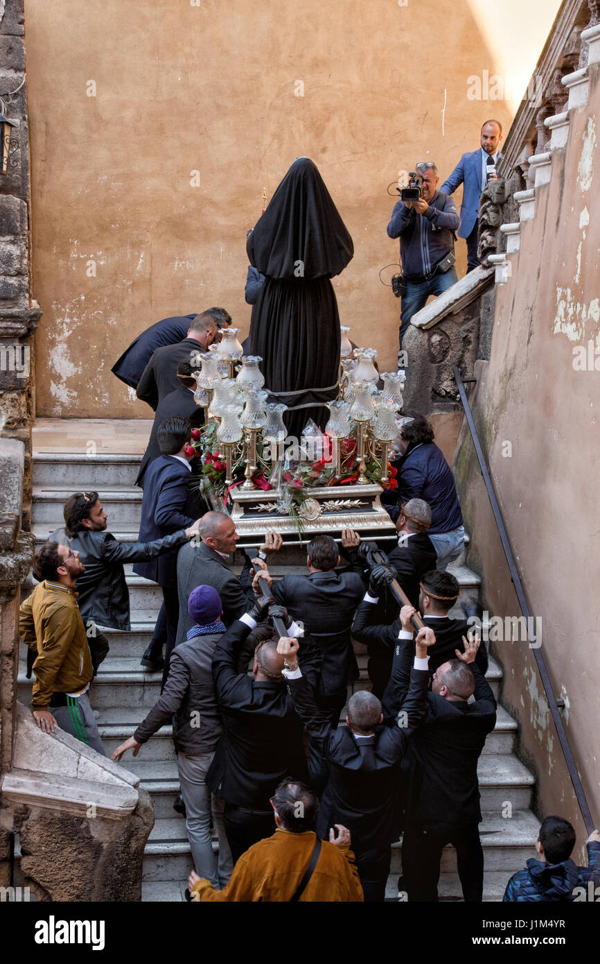 13 stations of the cross hi-res stock photography and images - Alamy