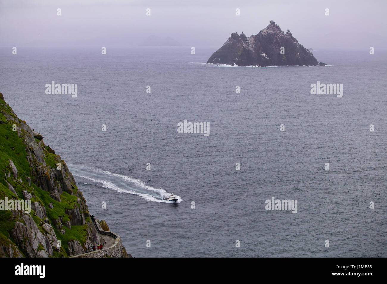 A boat on it's way to Skellig Michael Stock Photo - Alamy