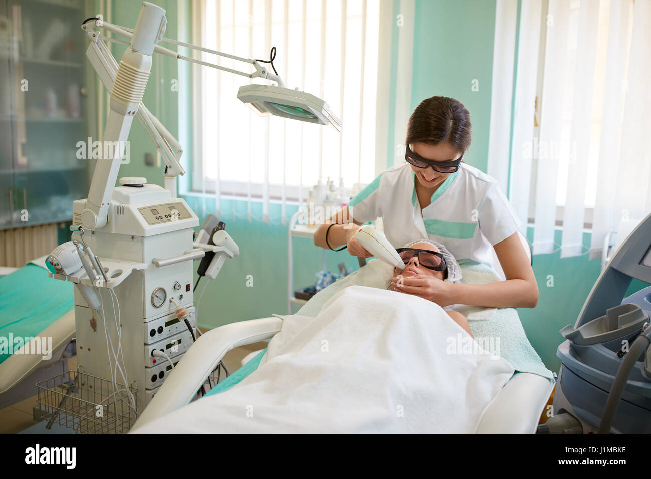 Beauty treatment laser hi-res stock photography and images - Alamy