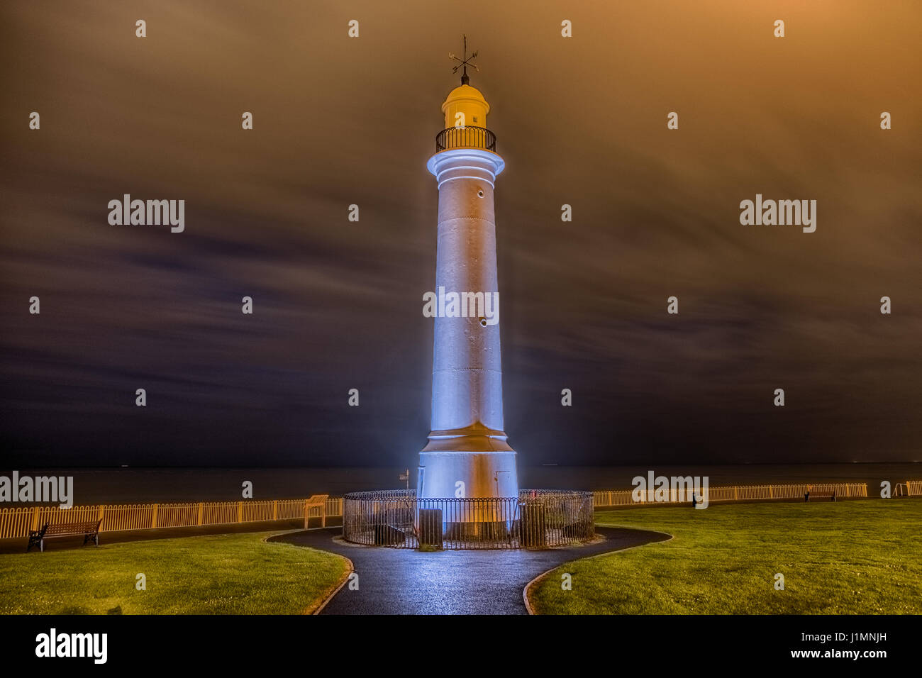 Wet lighthouse hi-res stock photography and images - Alamy