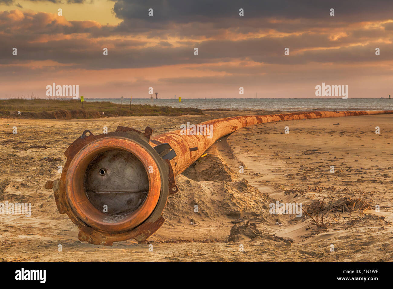 High pressure pipeline hi-res stock photography and images - Alamy
