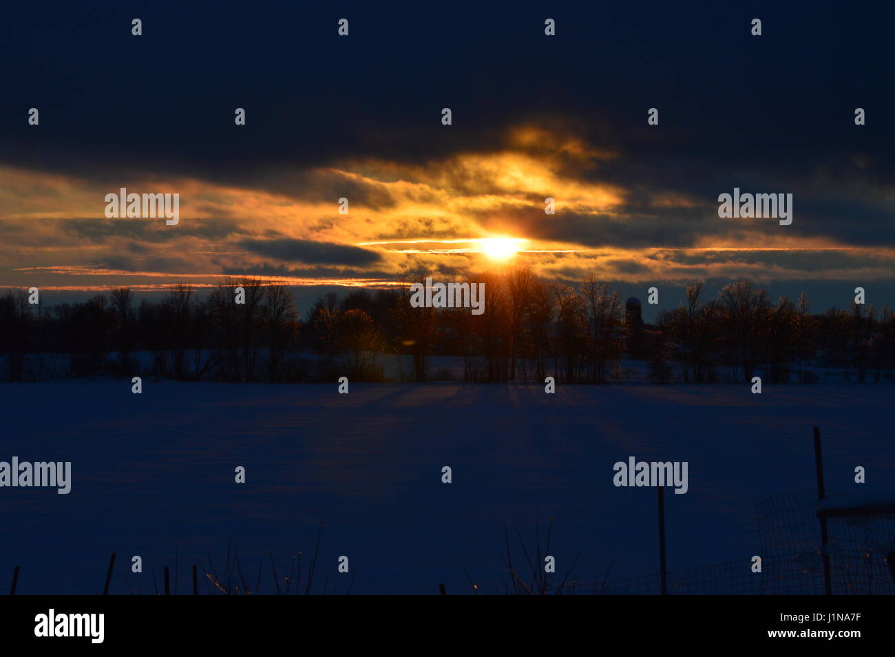Dark twilight sunset hi-res stock photography and images - Alamy