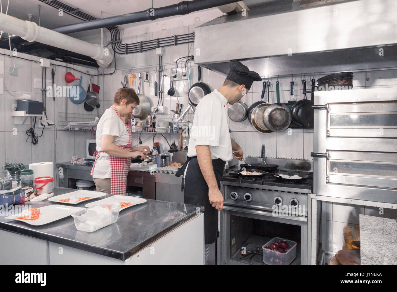 Two small plates hi-res stock photography and images - Alamy