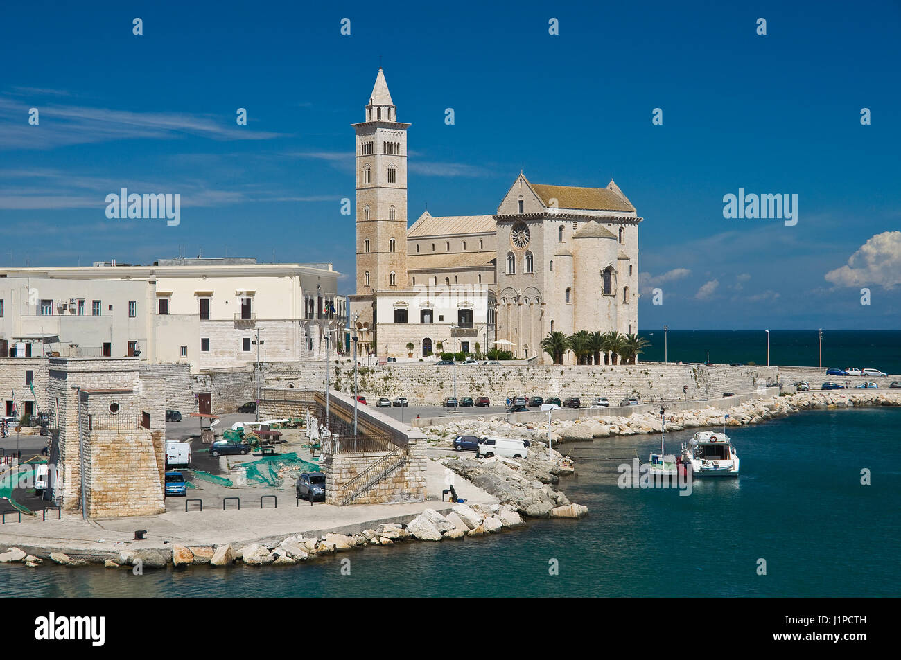 Trani beach hi-res stock photography and images - Alamy