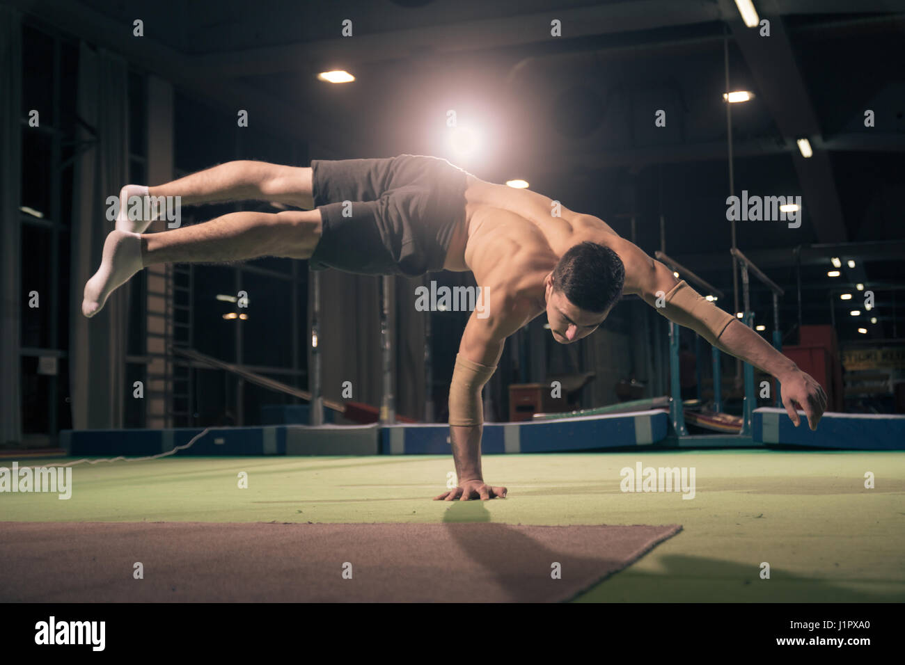 Cartwheel Athlete Stock Photos & Cartwheel Athlete Stock Images - Alamy