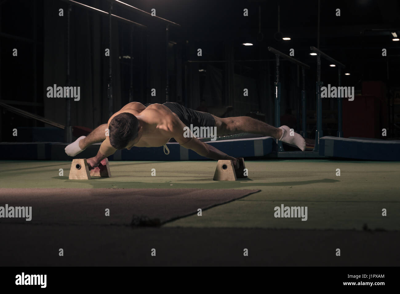 Gymnast Cartwheel Stock Photos & Gymnast Cartwheel Stock Images - Alamy