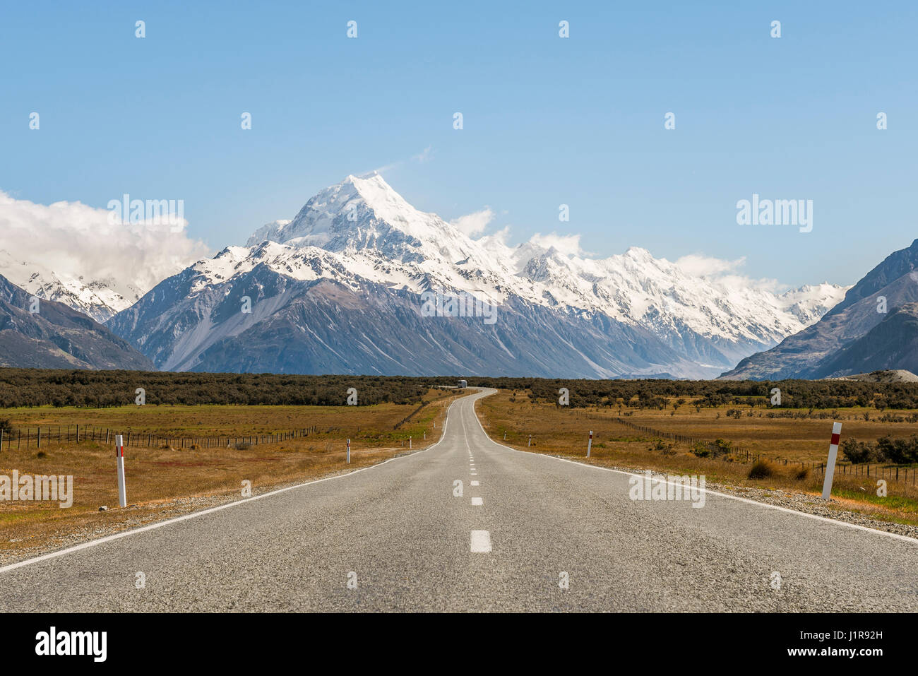Road to Mount Cook, Mount Cook National Park, Southern Alps, Canterbury ...