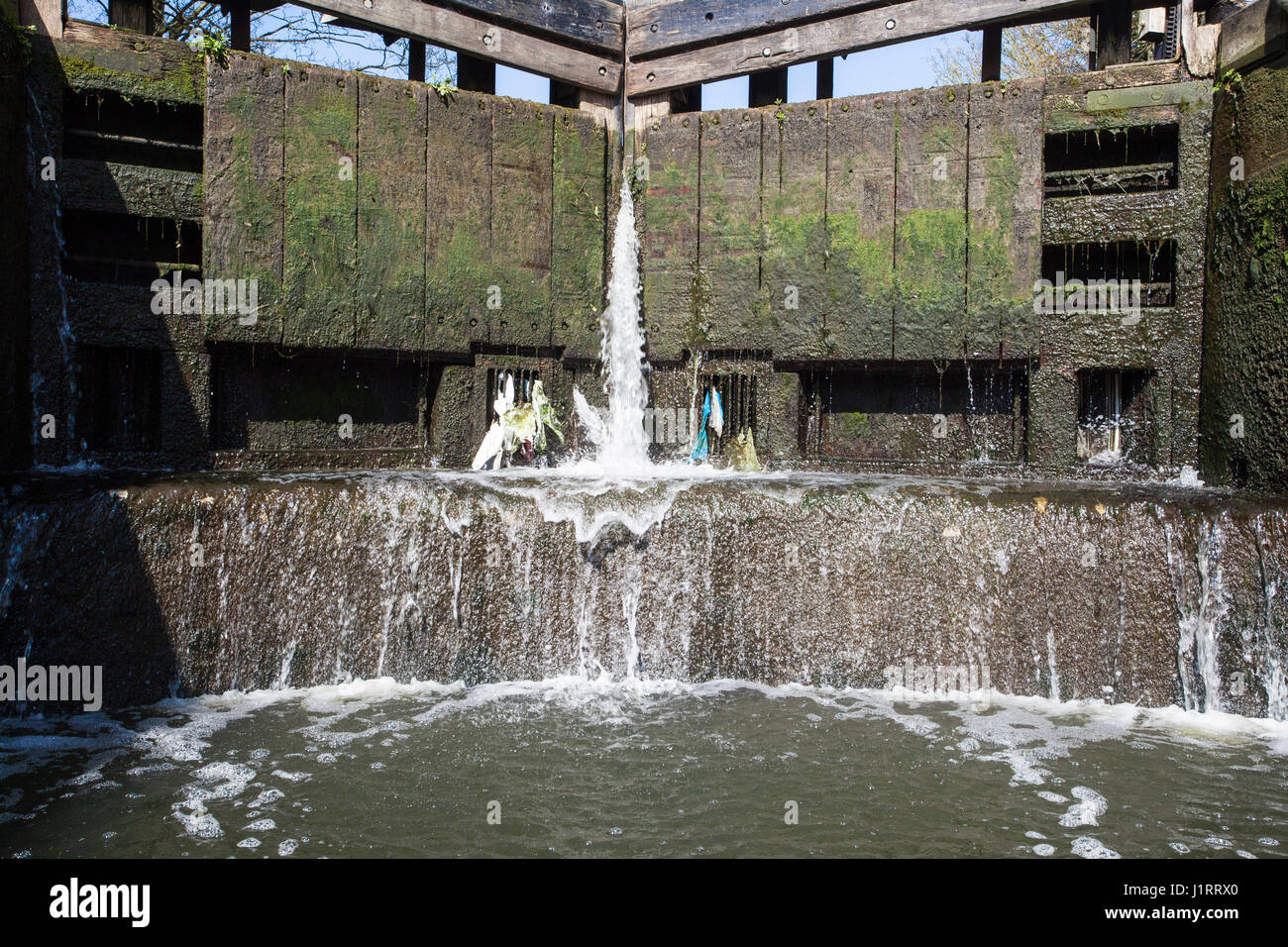 Canal cill hi-res stock photography and images - Alamy