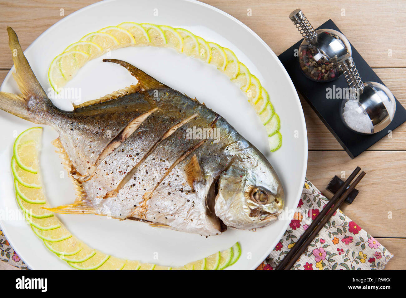 Chinese pomfret hi-res stock photography and images - Alamy