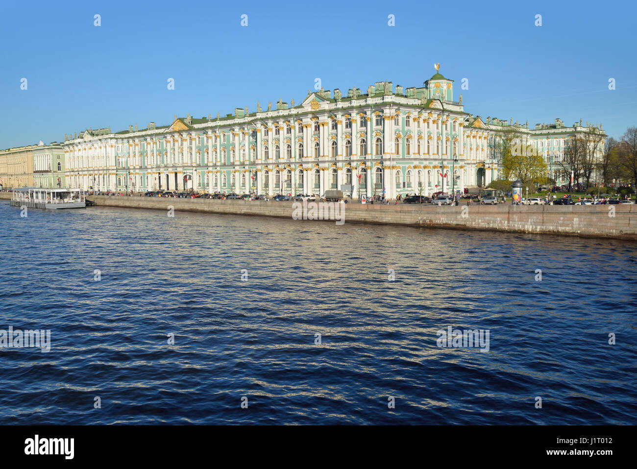 The winter Palace and pier on the Palace embankment clear day in summer ...