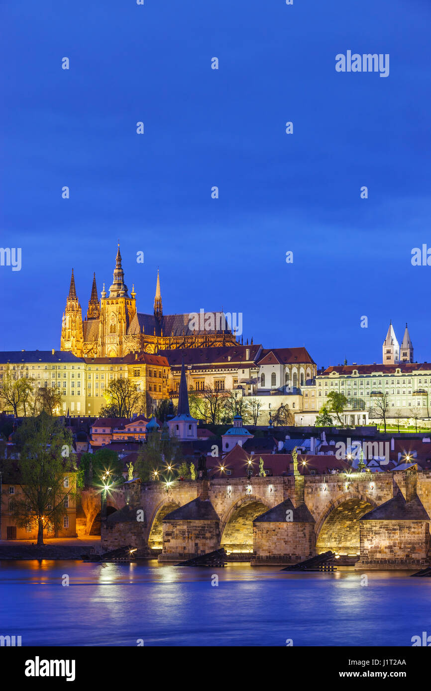 Prague castle skyline vertical hi-res stock photography and images - Alamy