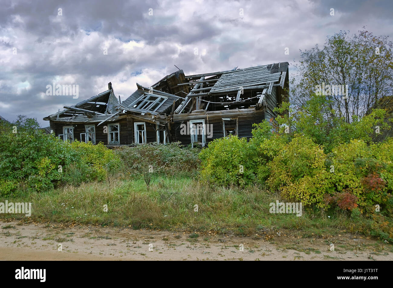 Old broken house Stock Photo - Alamy