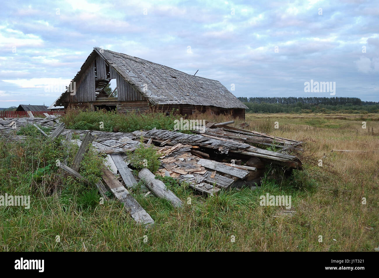 Old broken house Stock Photo - Alamy