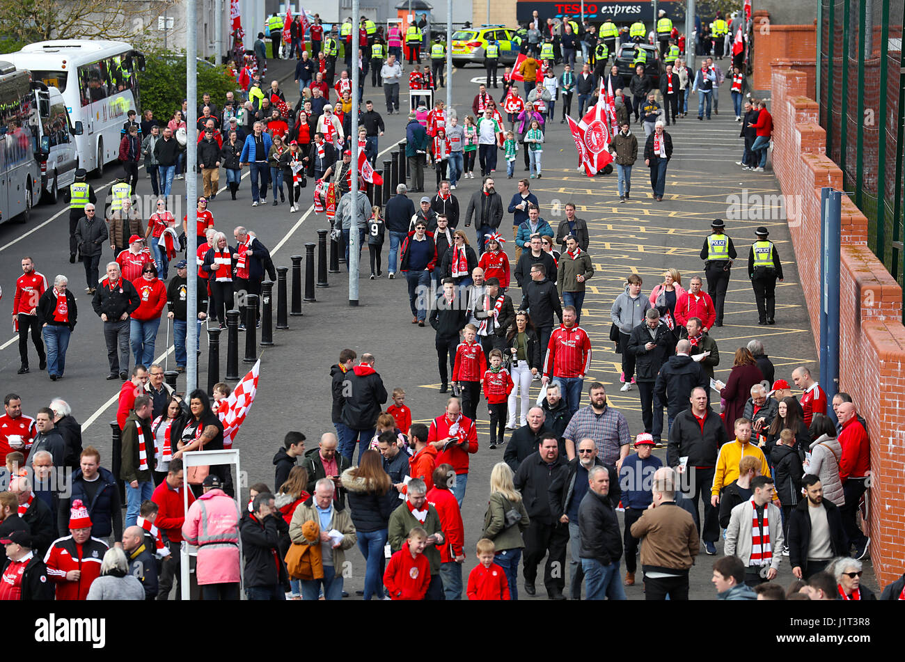 Aberdeen fans arriving for the Scottish Cup, Semi Final match at ...